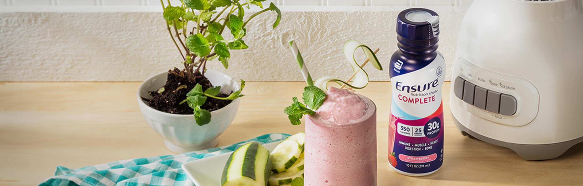 Ensure® COMPLETE Strawberry Refresher Smoothie Recipe | Ensure®