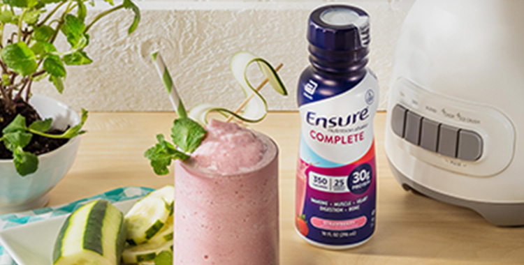 Ensure® COMPLETE Strawberry Refresher Smoothie Recipe | Ensure®